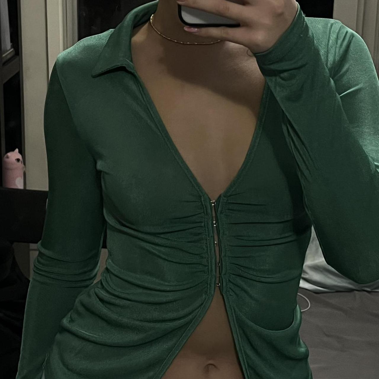 Glassons green hook long sleeve top Size S Such good... - Depop
