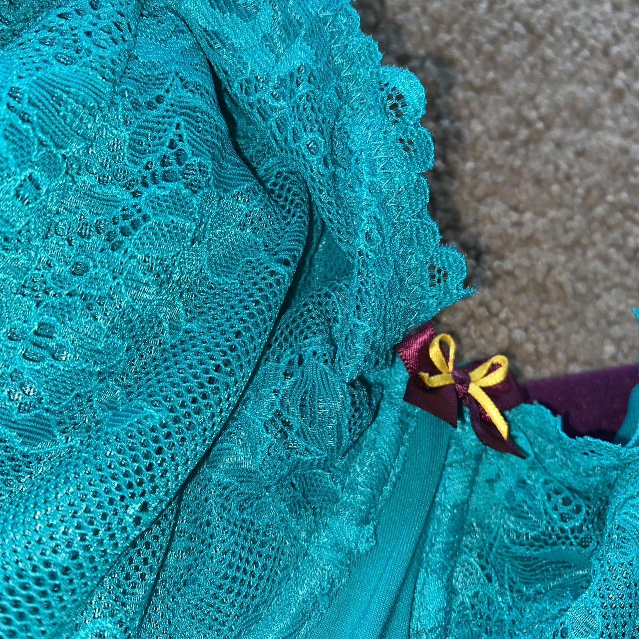 intimo | 38DD green & purple lace bra - 3 hook... - Depop