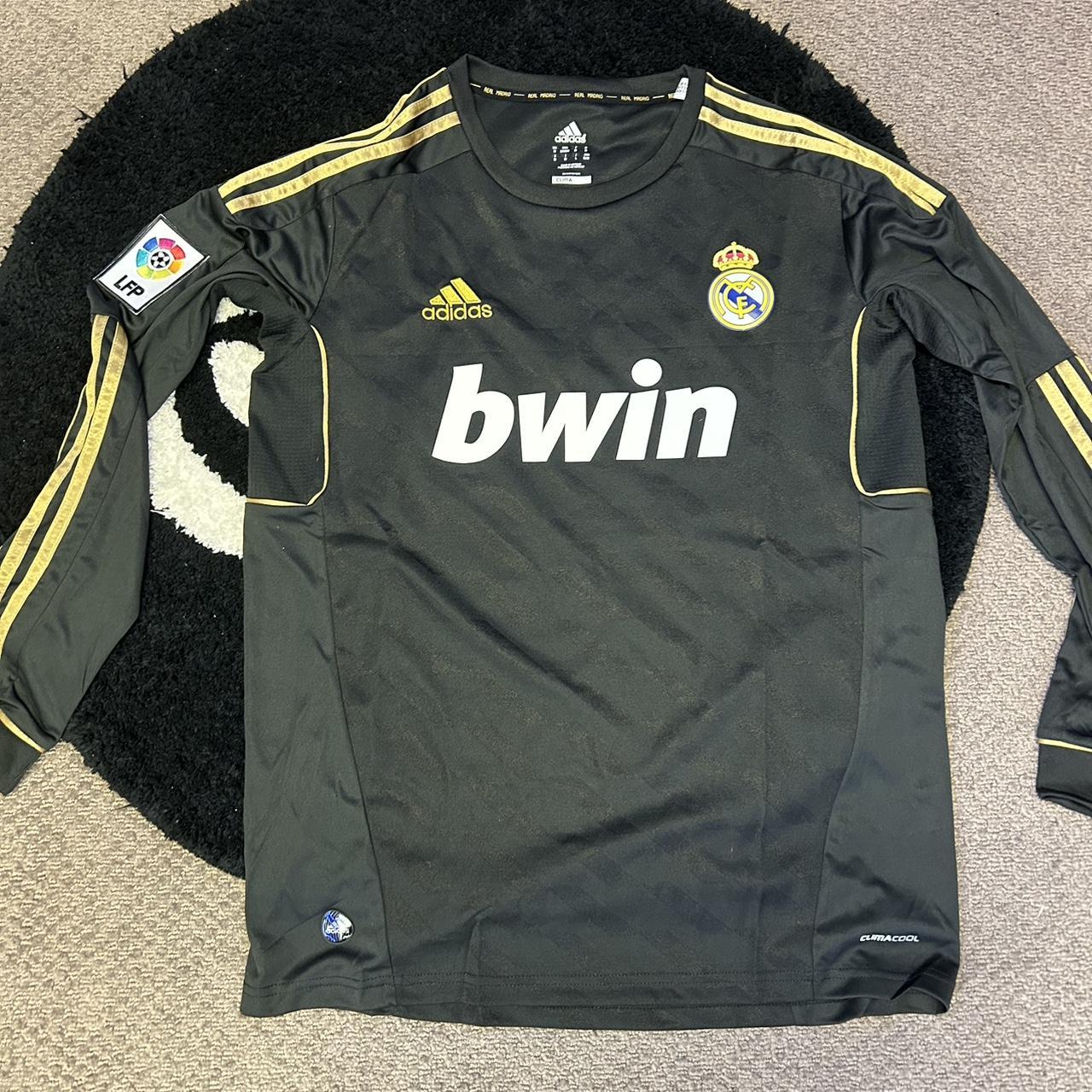 2011/2012 retro Real Madrid Kit Ozil #10 Size M No... - Depop