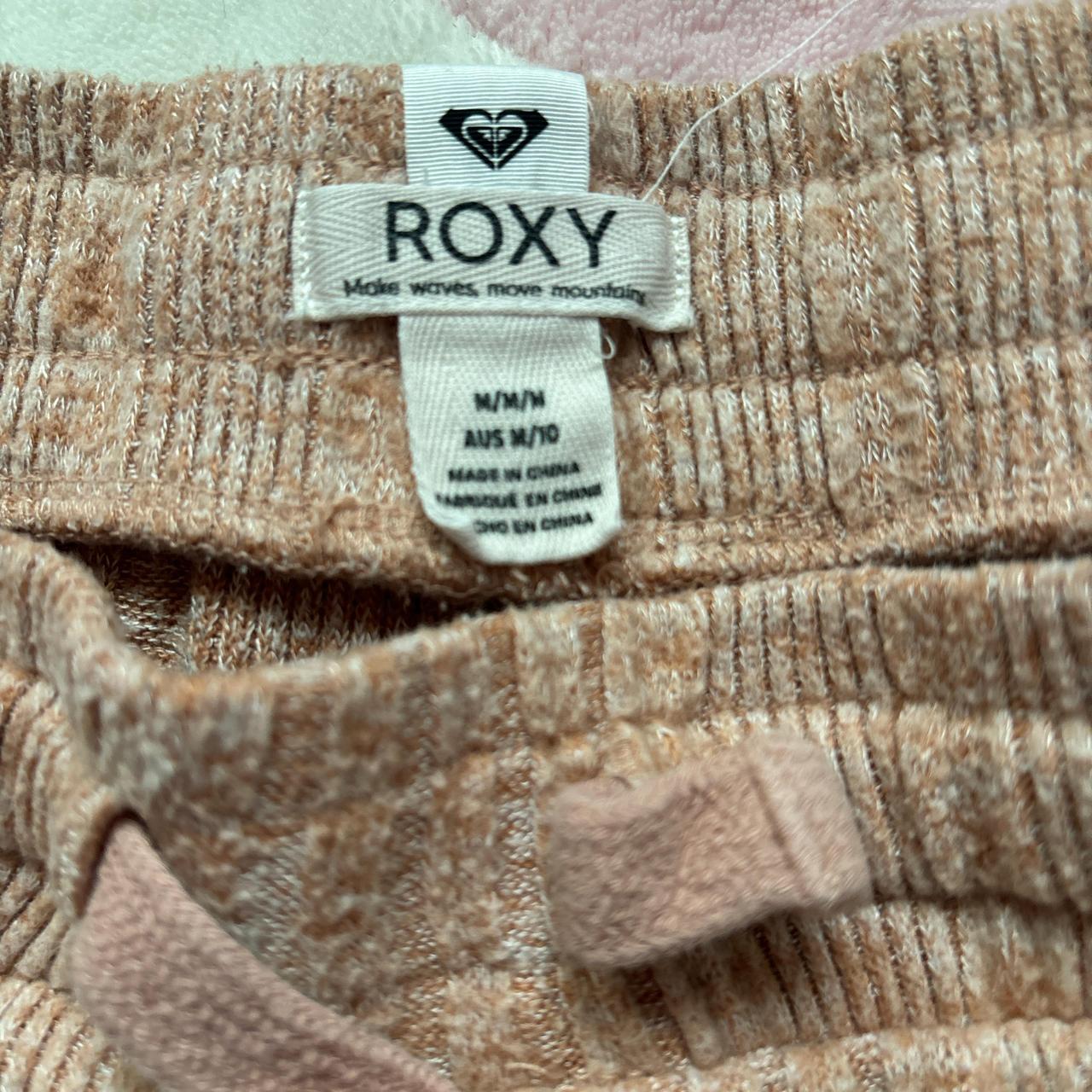 Roxy shorts very comfy, size medium - Depop