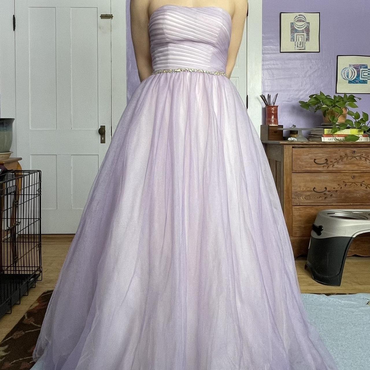 beautiful princess-style prom dress perfect... - Depop