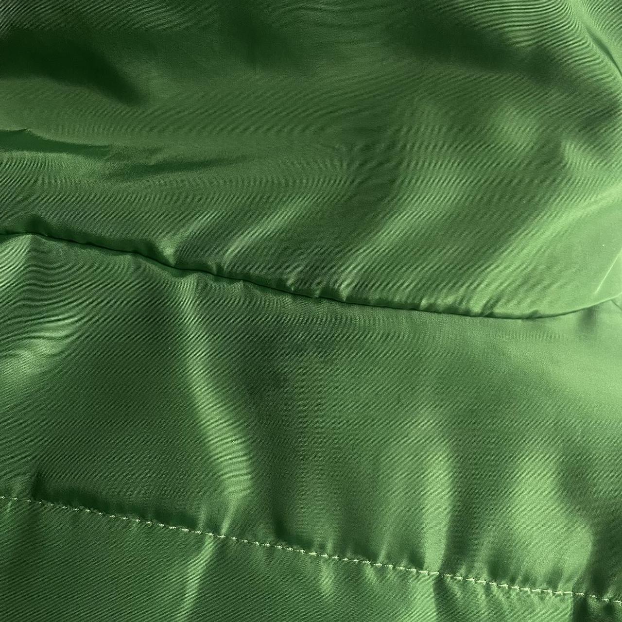 Green cropped puffer jacket💕 Size: M Very small... - Depop