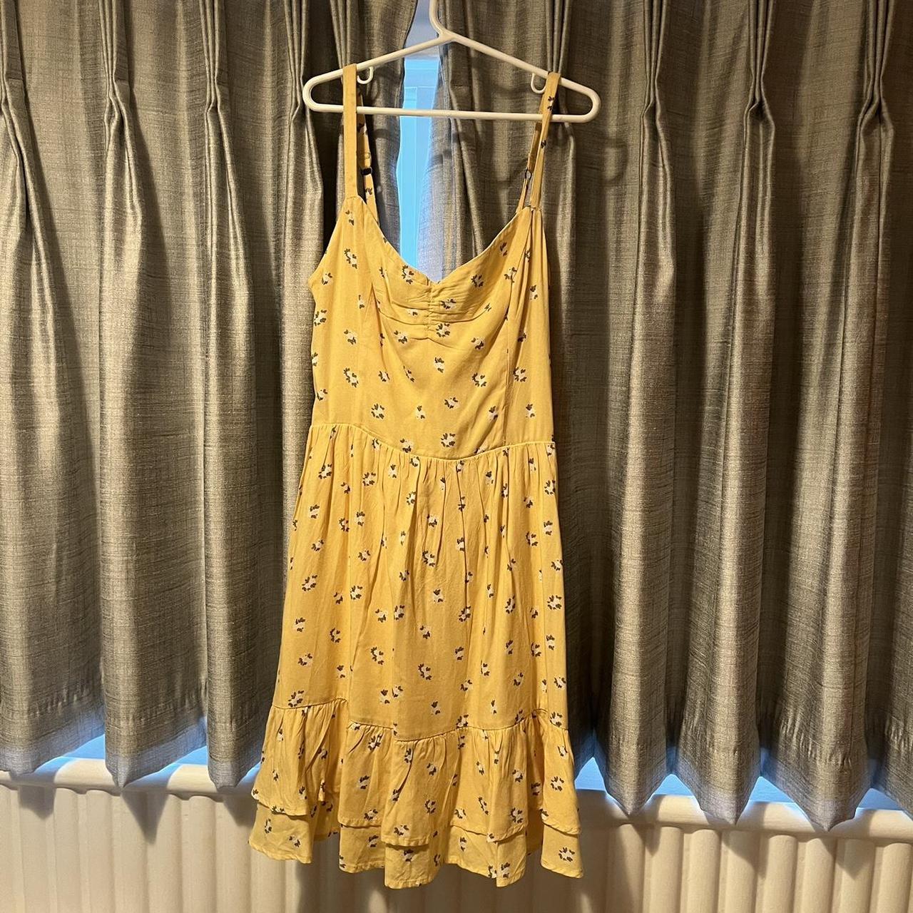 hollister floral summer dress in perfect condition... - Depop