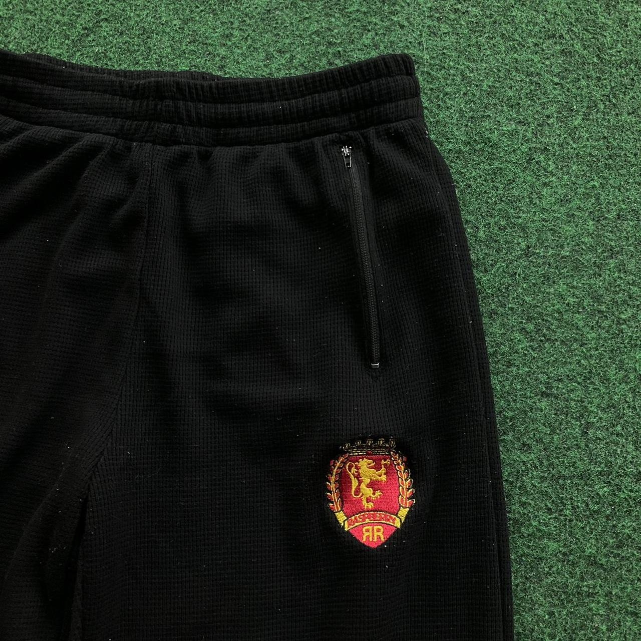 Raspberry Hills (GV Gallery) Size Large (Fits... - Depop