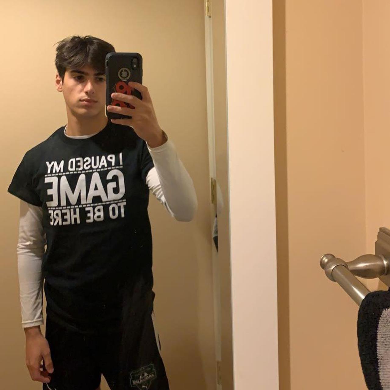 Please buy my clothes or I’ll shoot myself - Depop