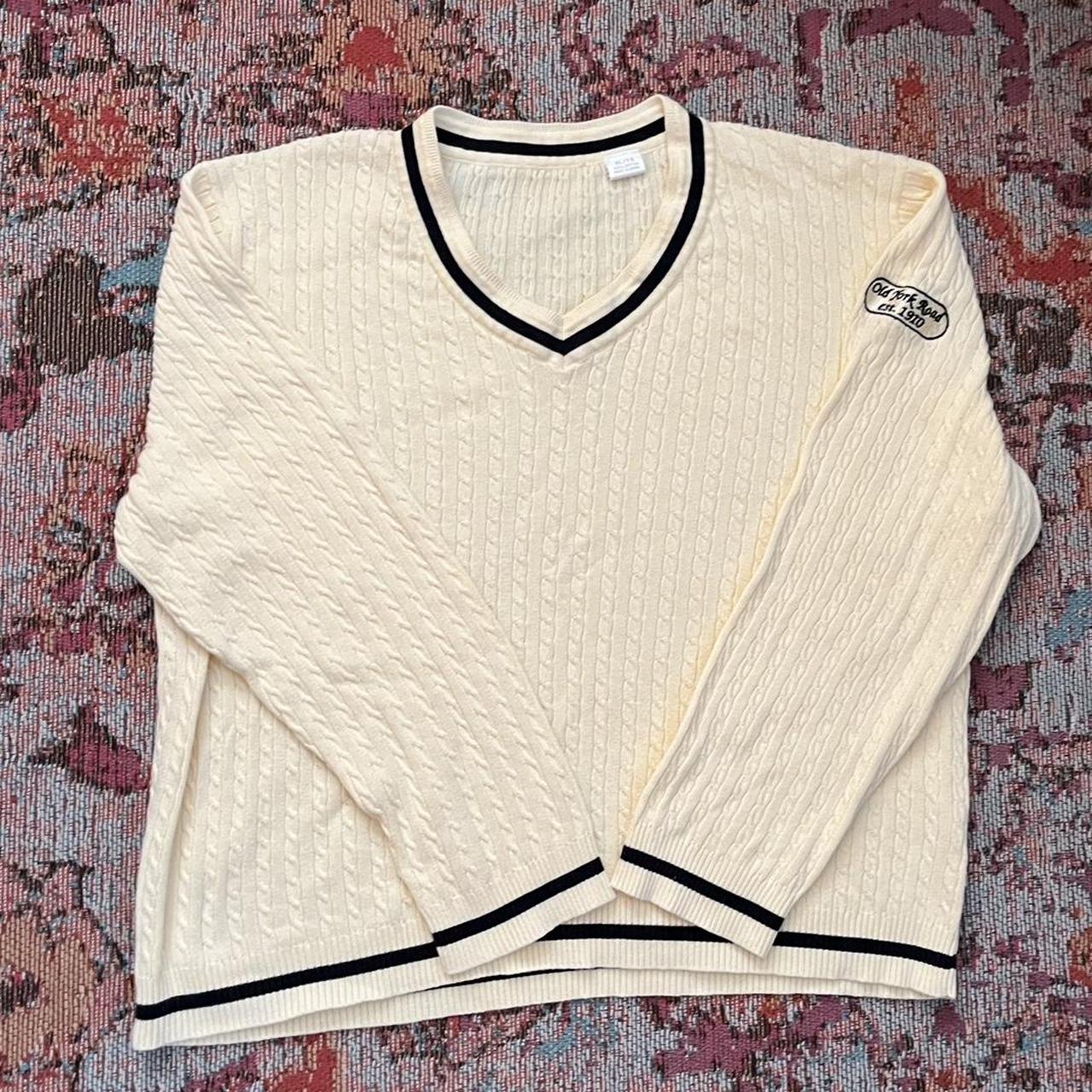 Old money cream v-neck sweater In great... - Depop