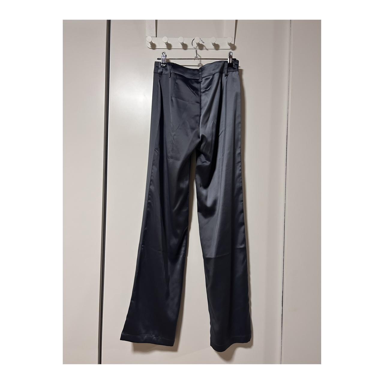 Venderbys satin suit pants - Depop