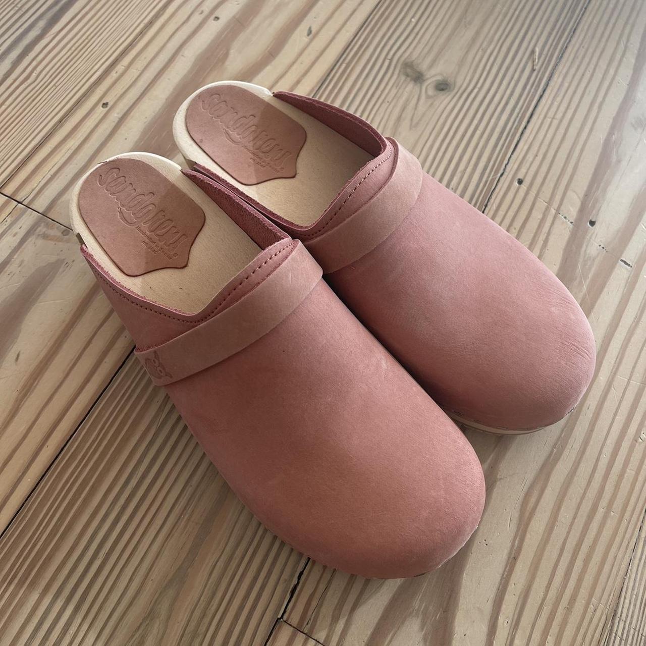 BRAND NEW sandgrens clogs dusty rose - Depop