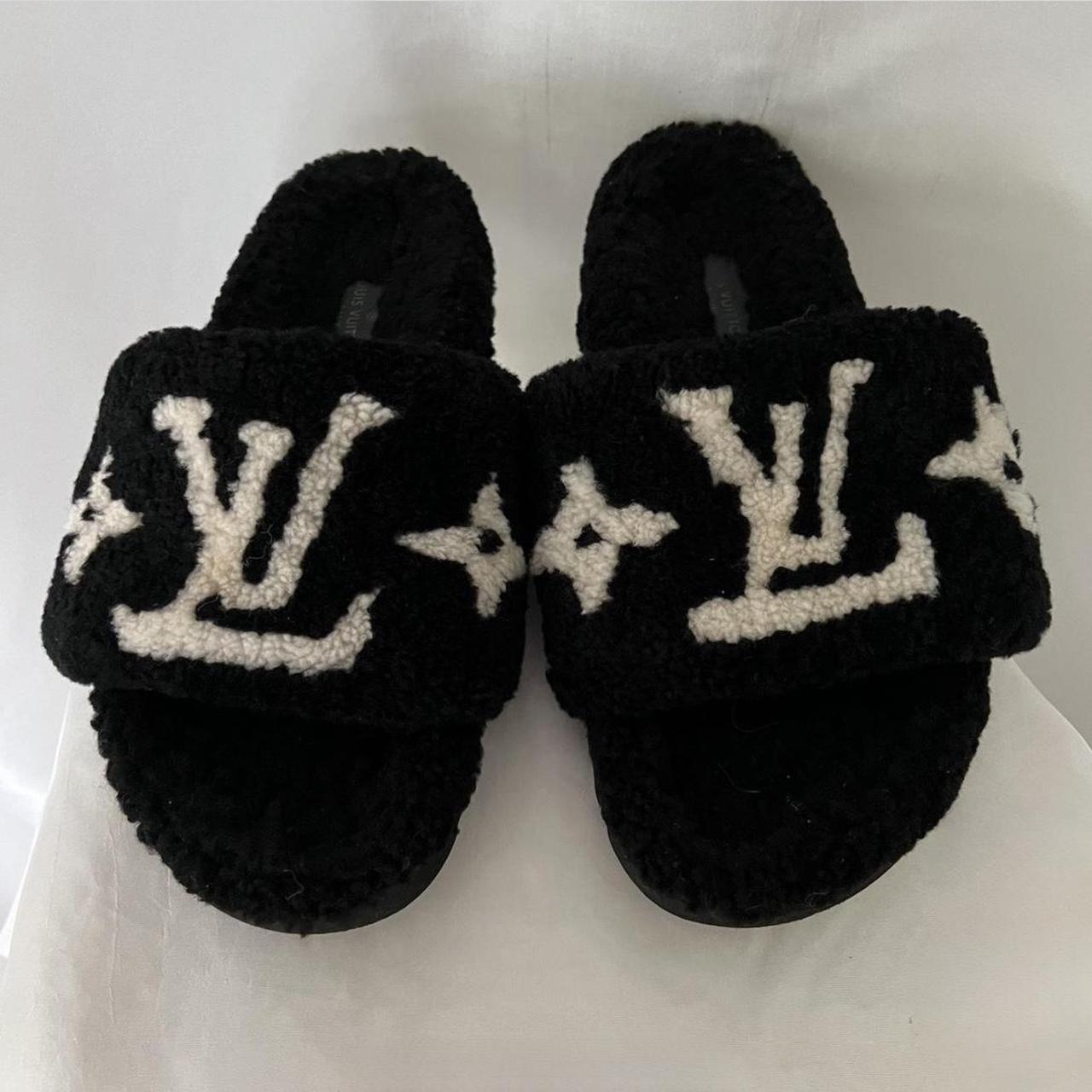 louis vuitton slides - Depop