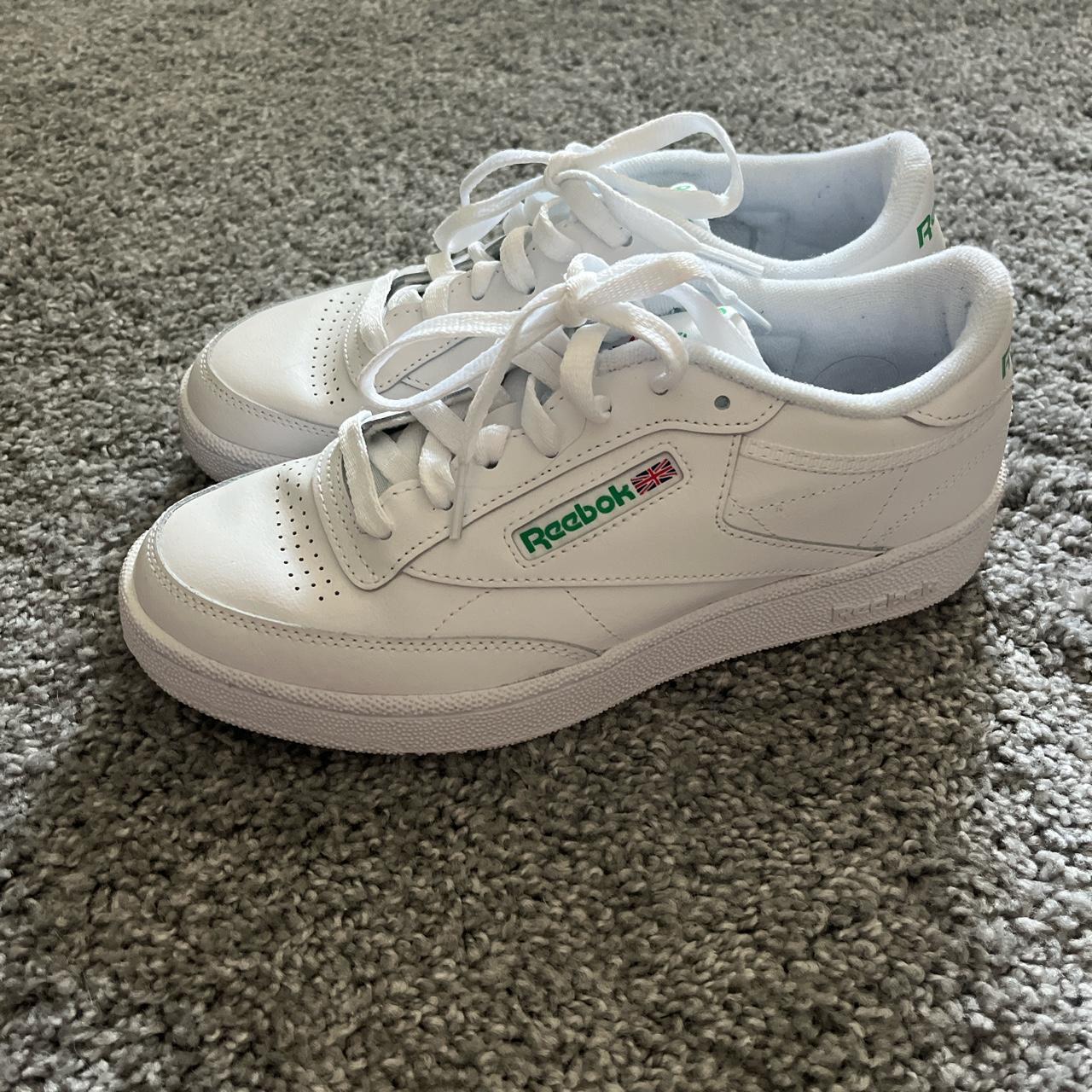 Reeboks white shoes (BRAND NEW) Men’s 7 women’s 8.5 - Depop