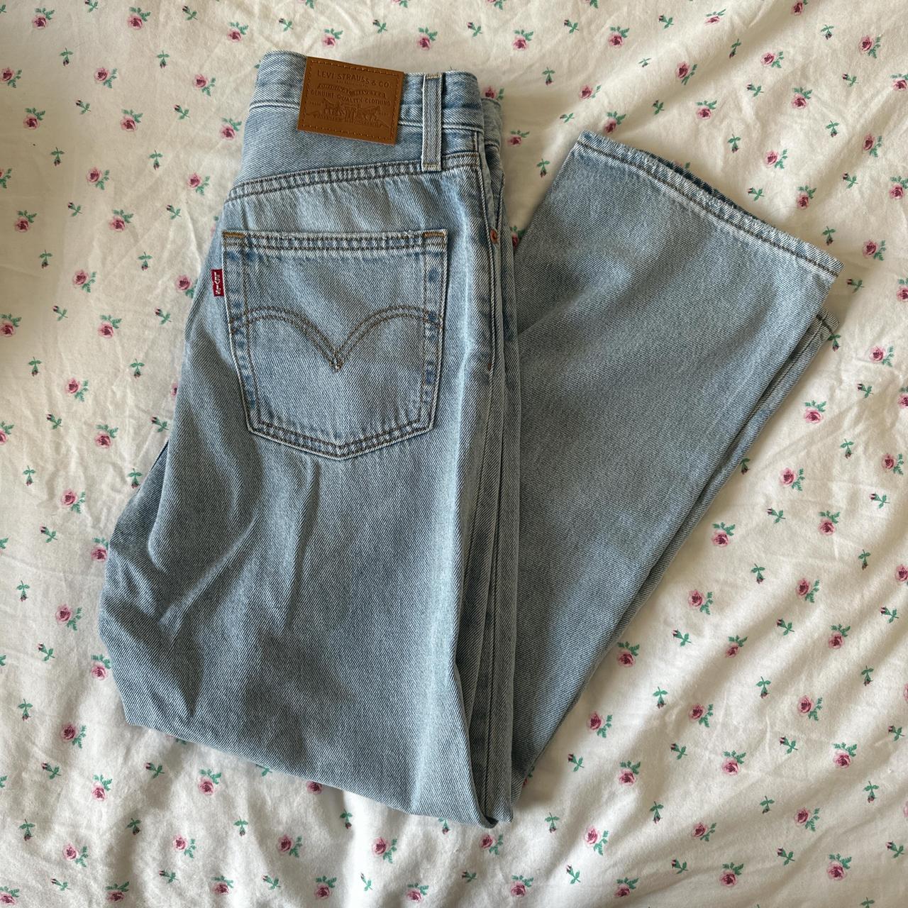 levi’s ribcage straight jeans. size 27 length... - Depop