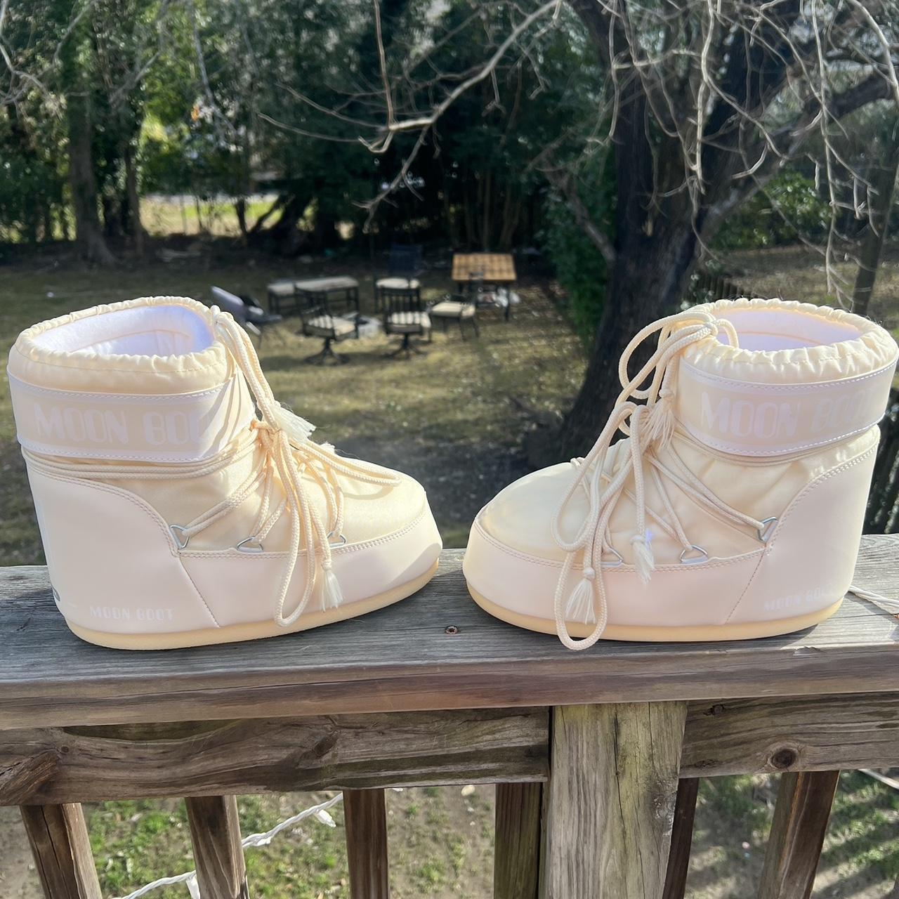 Moon Boot Low Top Lace Up Boots Womens Size... - Depop