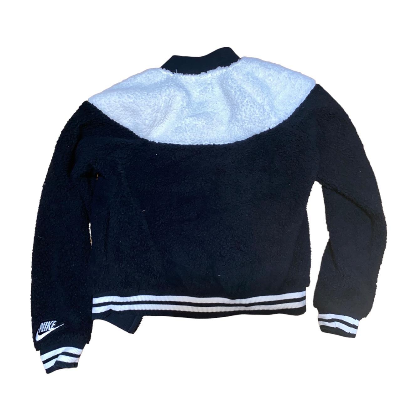 Nike Women's White and Black Jacket | Depop