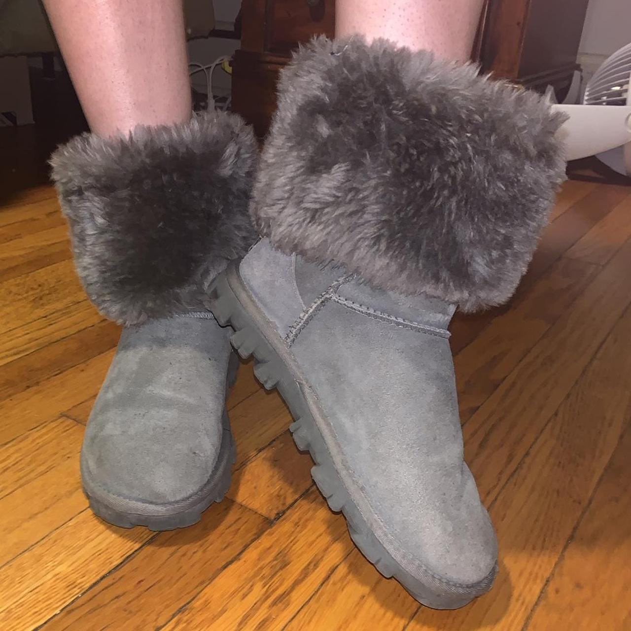 Gray uggs with fur store
