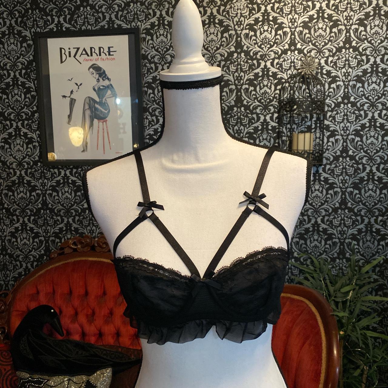 Size Small. This is a darling bra and underwear set.... - Depop