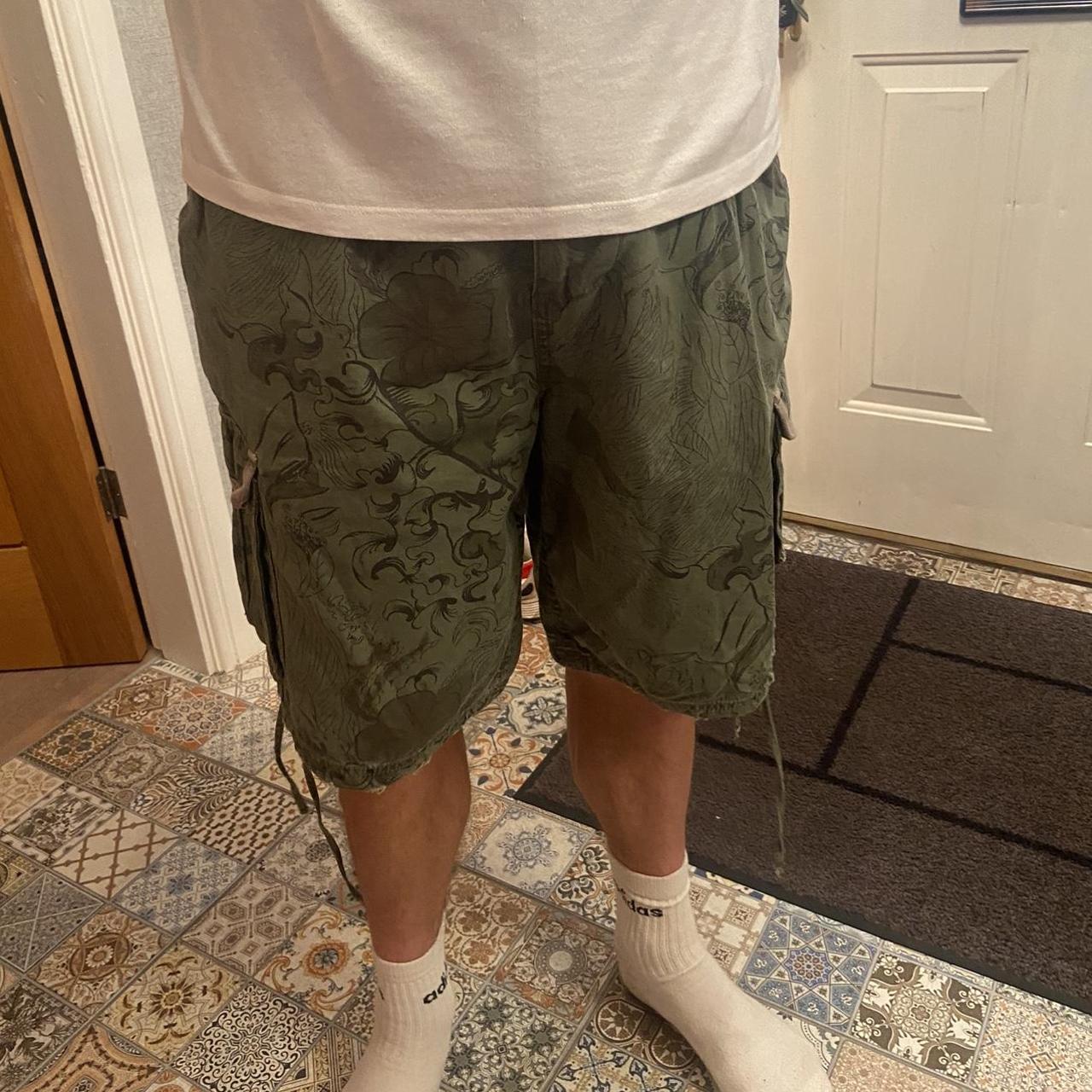 Y2k khaki camo cargo shorts Y2k camo jorts // y2k... - Depop