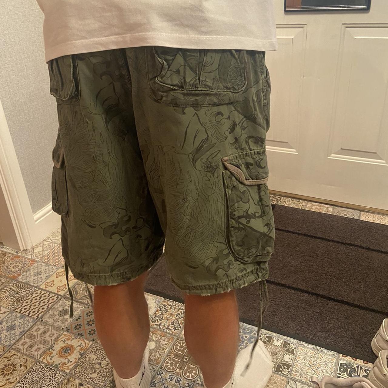 Y2k khaki camo cargo shorts Y2k camo jorts // y2k... - Depop