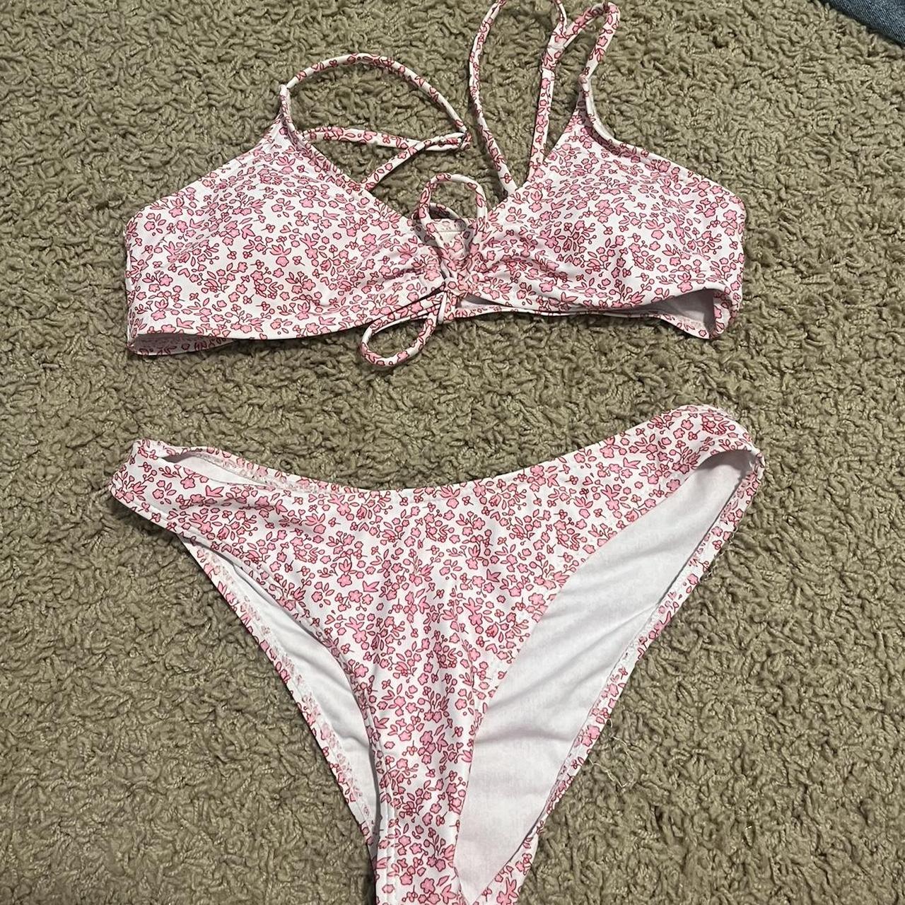 NWOT pink floral bikini!!! -size small -message me... - Depop