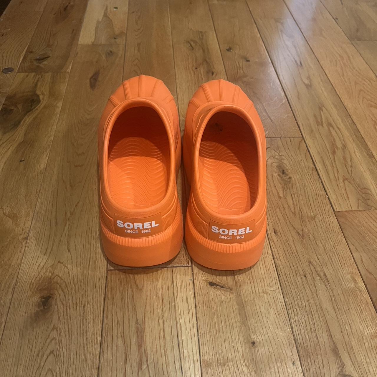 Sorel Caribou Women’s Clog Size 6, worn once 🧡 - Depop