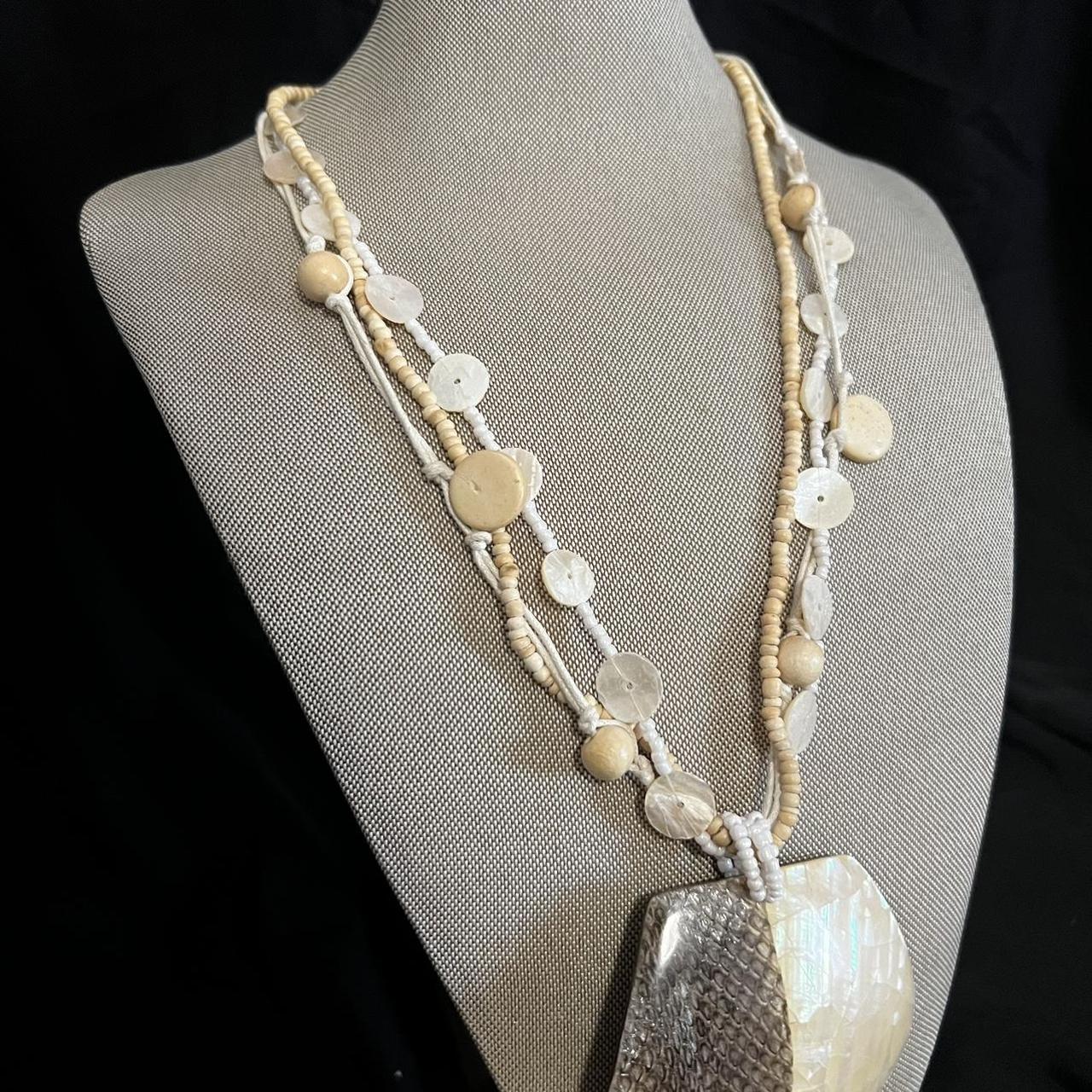 Chunky shell necklace Length 21 inches Shell size... - Depop