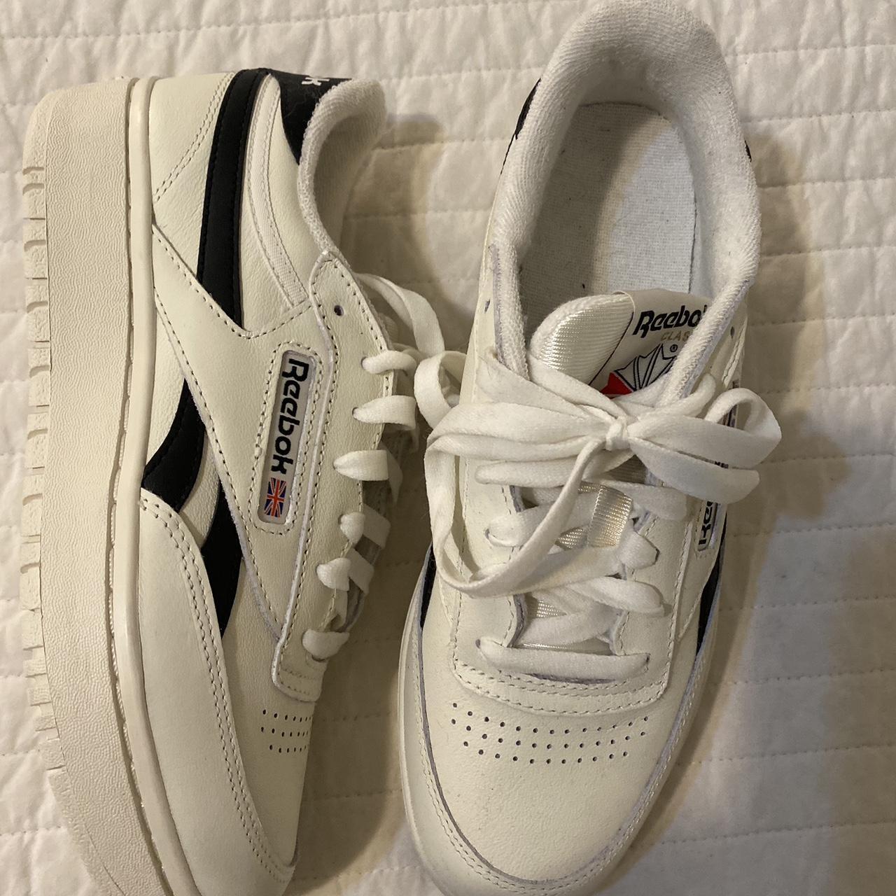 brand new platform reeboks womens 7 1/2 - Depop