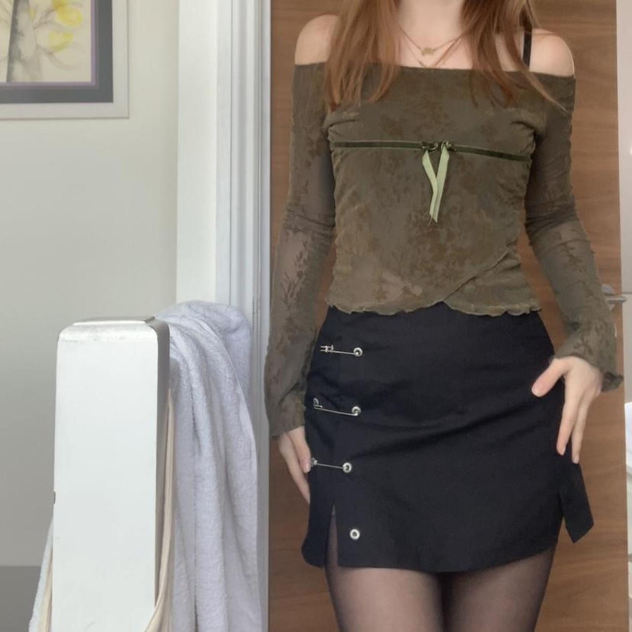 Qinghuazhu safety pin mini skirt - Depop