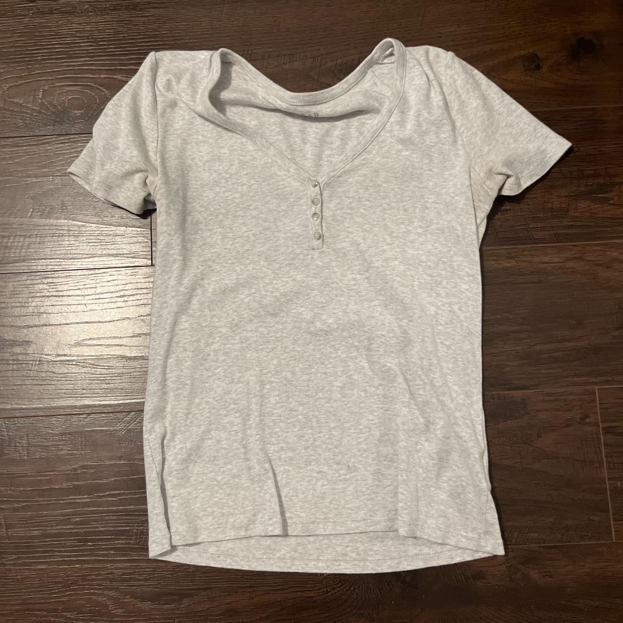 - medium grey gap women’s shirt - worn like once -... - Depop