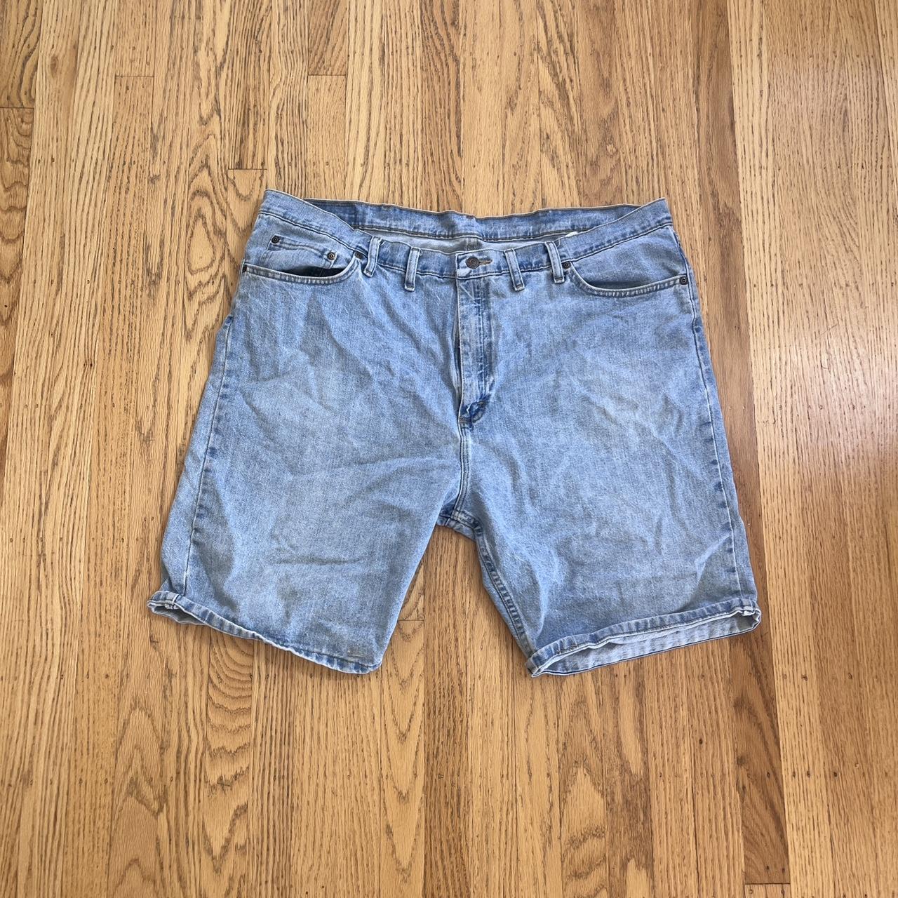 Wrangler jorts! Size 44 but fit good with a belt. - Depop