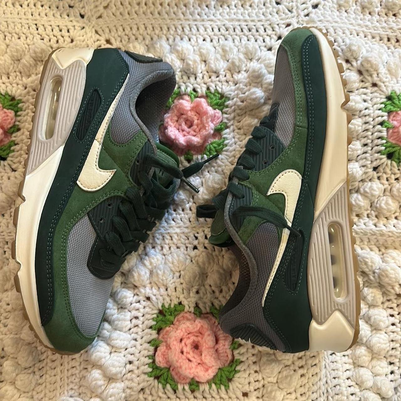 Brand new never worn Nike air maxs. They are super... - Depop