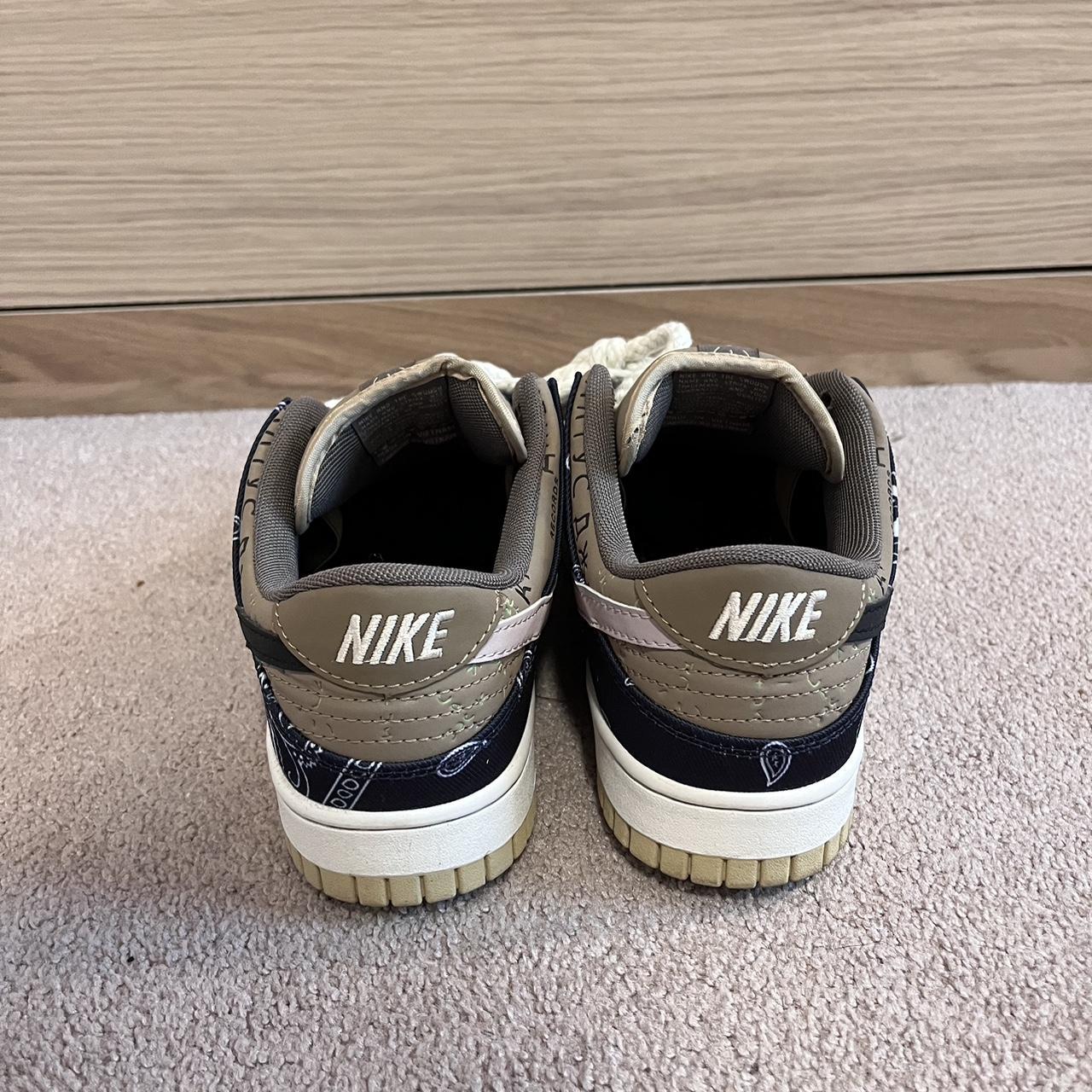 Travis Scott Men's Navy and Cream Trainers | Depop