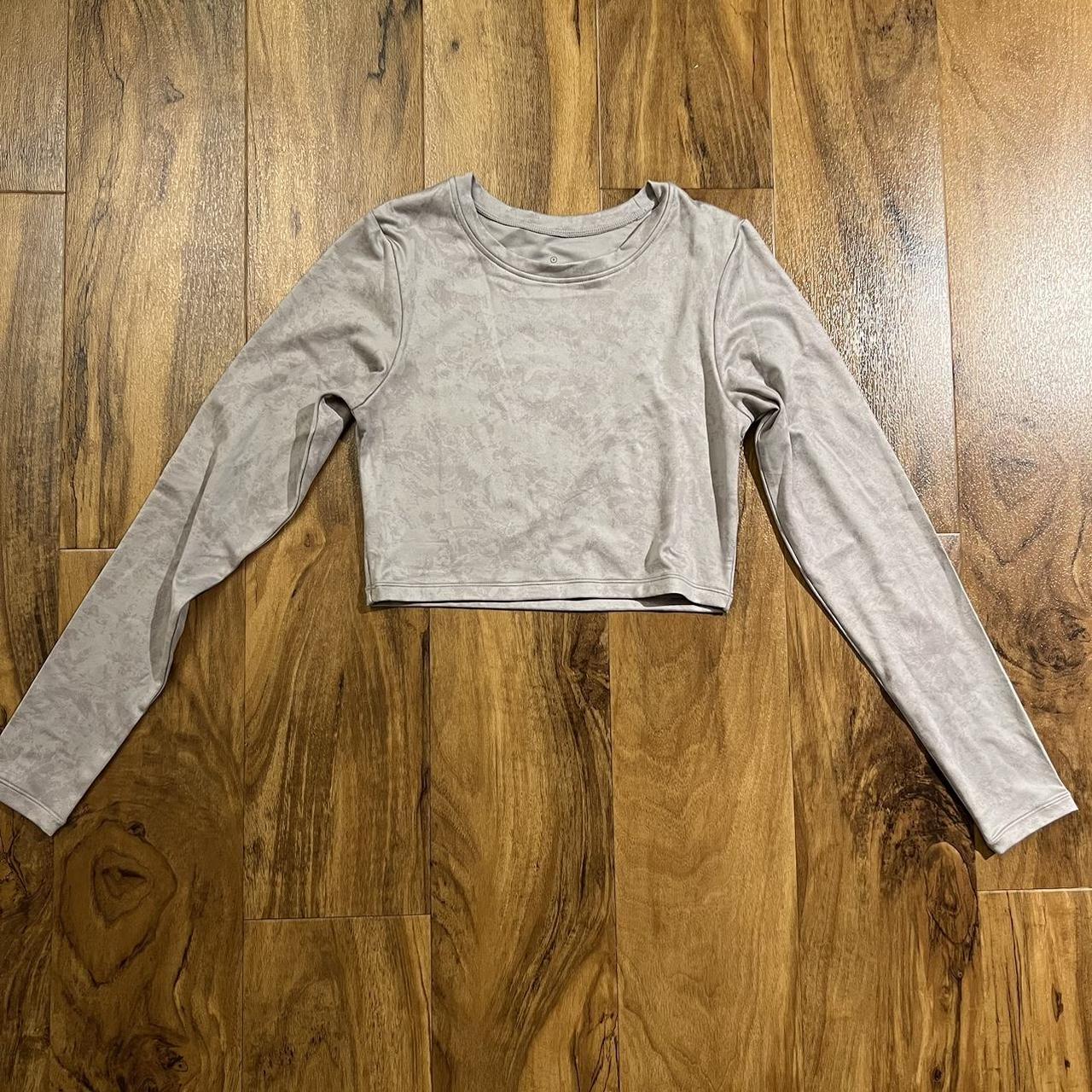 Paragon Fitwear reluna long sleep crop top Size... - Depop