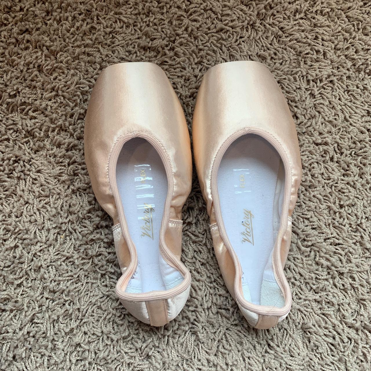 Nikolay Victory flex pointe shoes! Great shoes and... - Depop