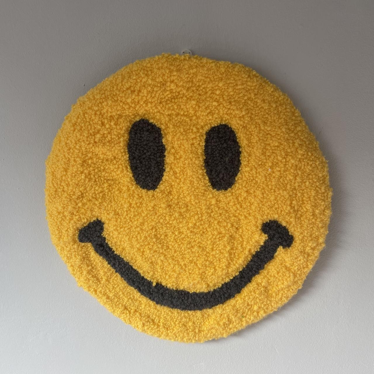 Smiley face tufted wall hanging rug Handmade by me :) - Depop