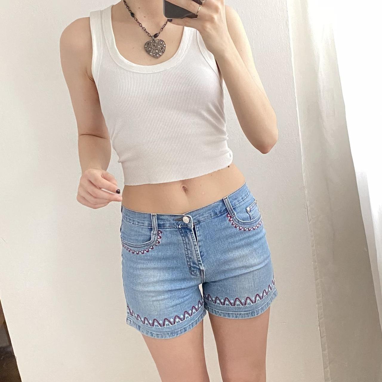 Adorable vintage 90s embroidered denim shorts 🌸🍃♥️... - Depop