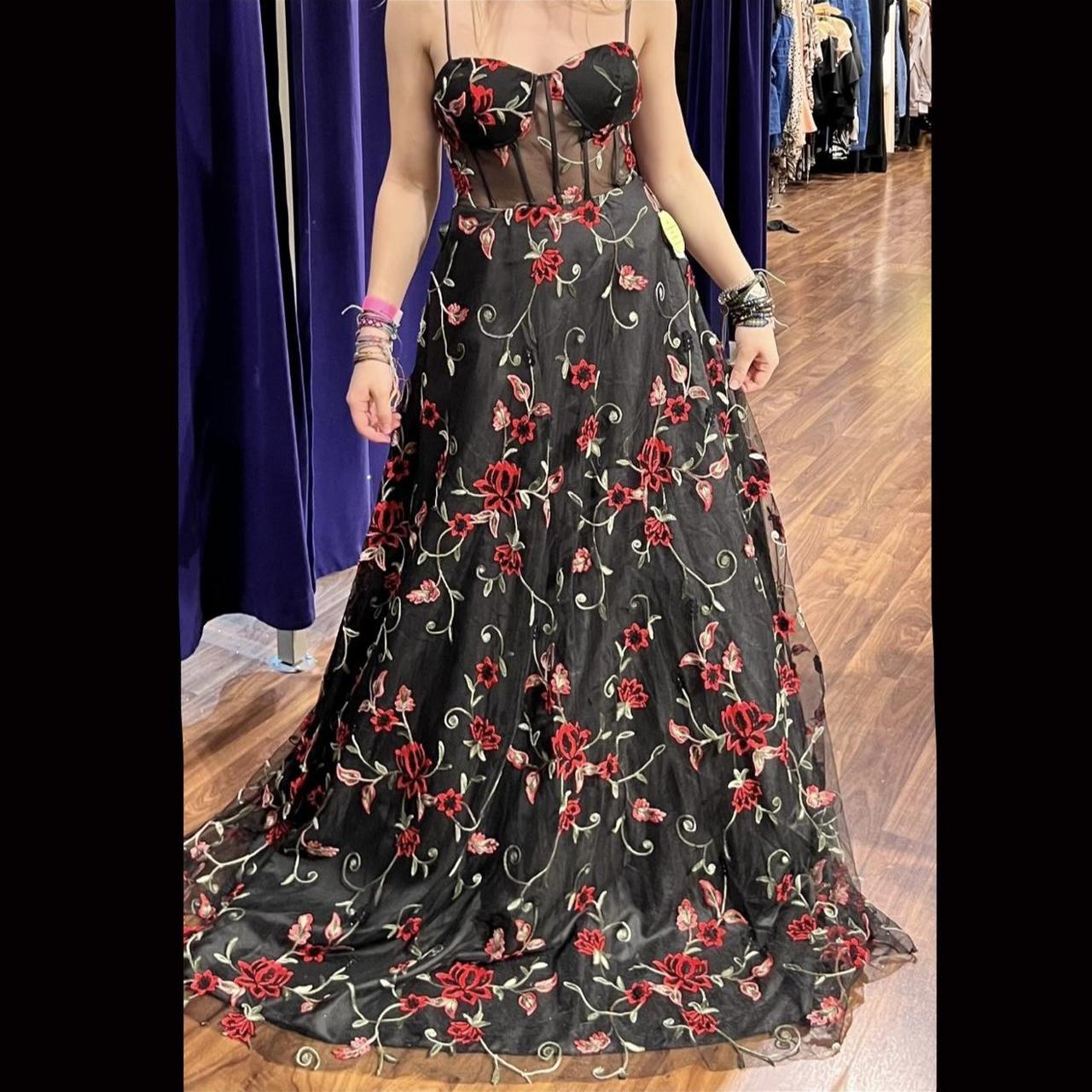 Windsor prom dress! It is a size 1, and I’m 5’1” for... - Depop