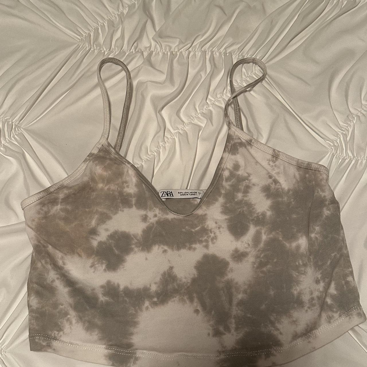 Zara too worn a few times size L - Depop