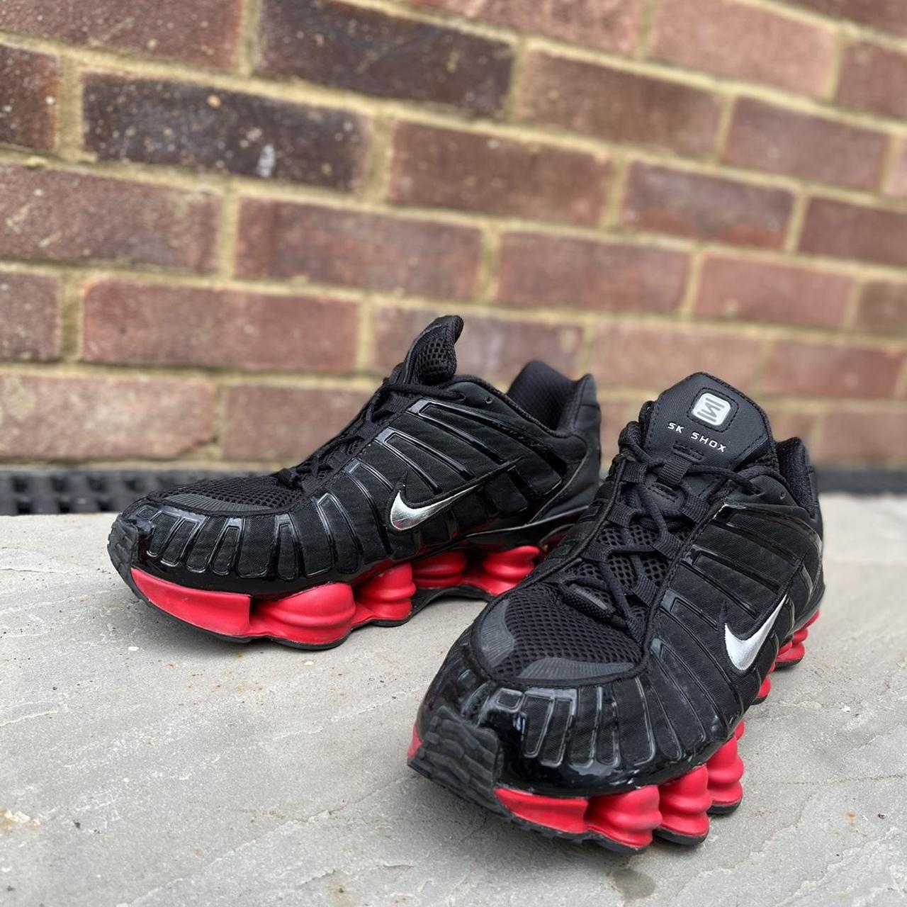 Nike Men's Black and Red Trainers | Depop