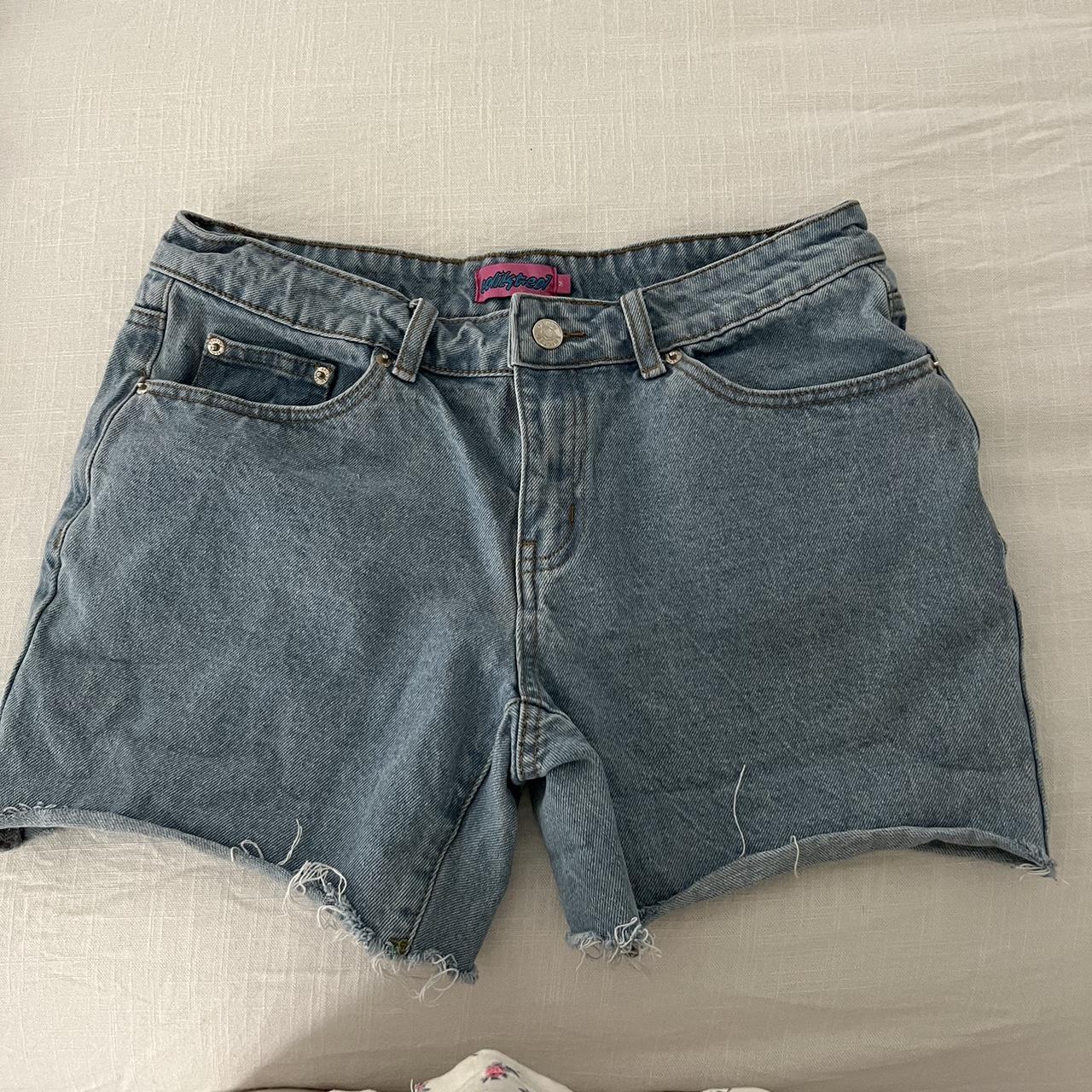EDIKTED TOMBOY LOW RISE DENIM SHORTS -size... - Depop