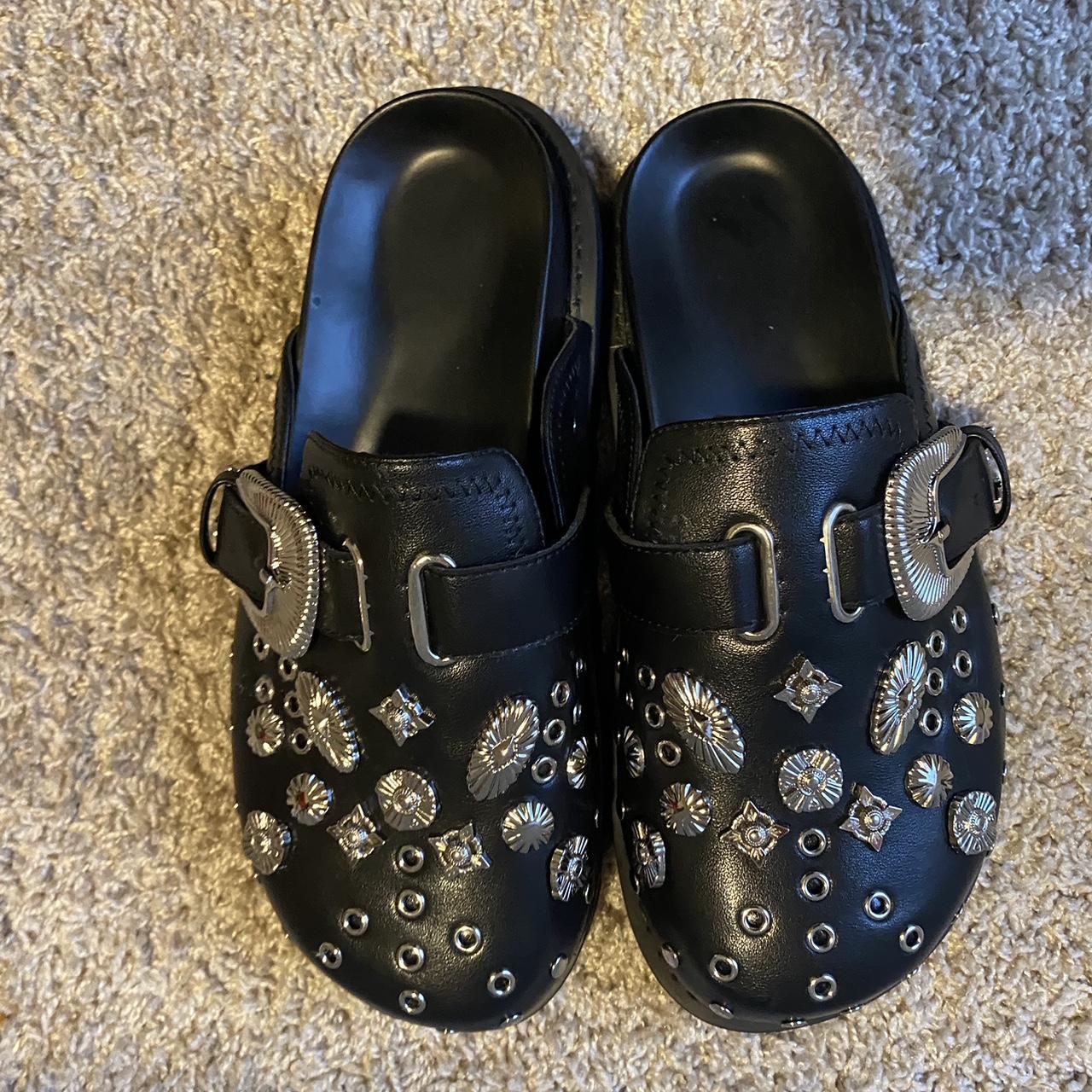 Toga slides r size 9 - Depop