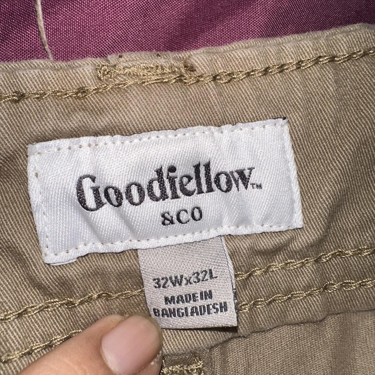 Tan and khaki cargo pants #cargopants by Goodfellow... - Depop