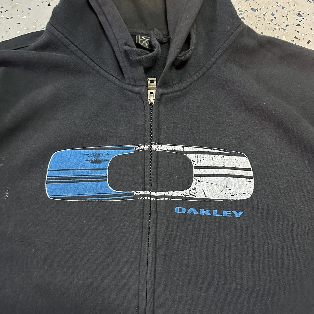 Y2k Oakley Zip Up Hoodie w/ Front Graphic - great... | Depop