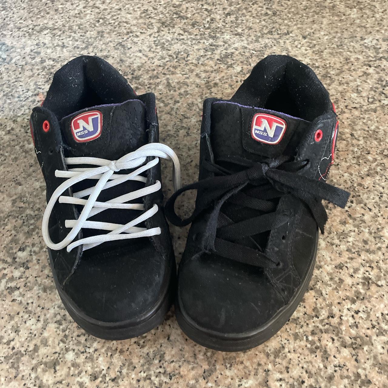 us 6y vintage nss heart skate shoes paypal only pls!... - Depop