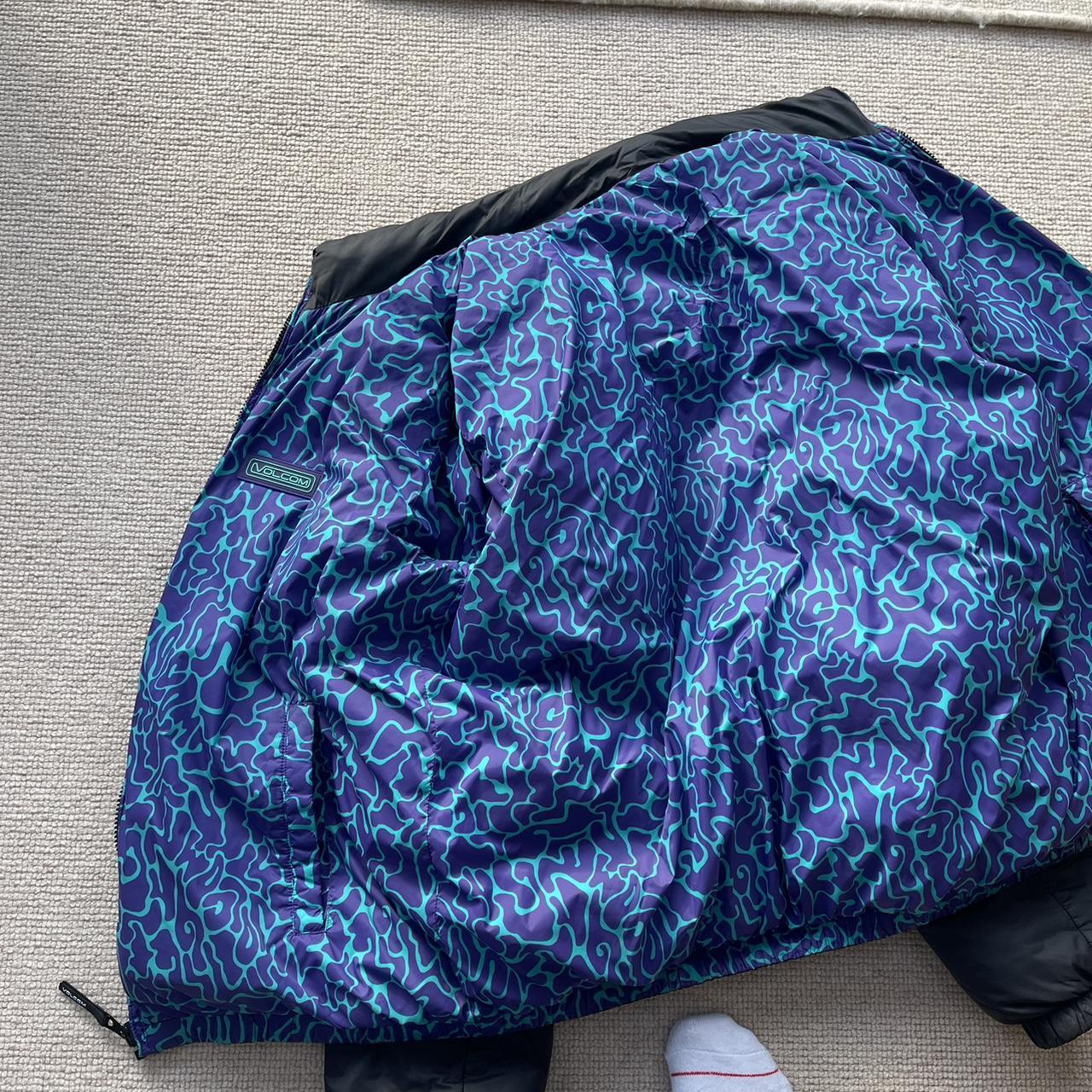 Volcom reversible puffer jacket black size Large.... - Depop