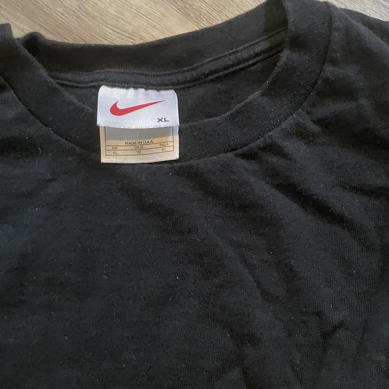 Early 2000’s nike swoop shirt -size XL -dm for... - Depop