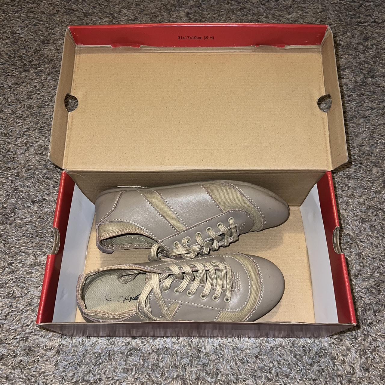 Styleplus prowler tan shoes. Very very used. Size 7... - Depop