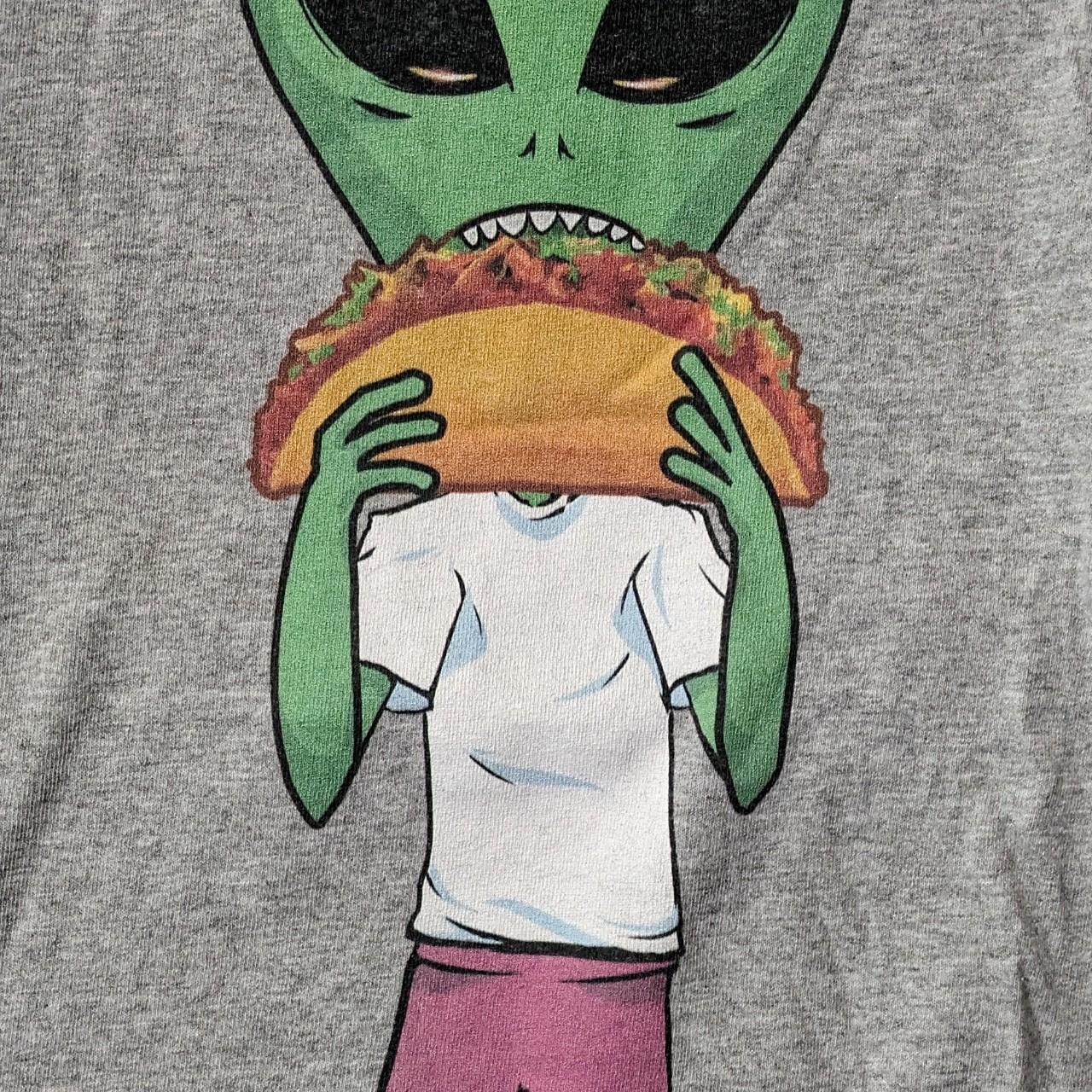 Alien Eating Taco T-shirt #Alien #Aliens #Taco... - Depop