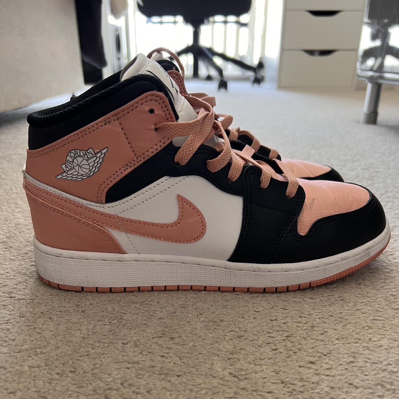 Nike Jordan High top trainers size 6 (39 EU). AIR... - Depop