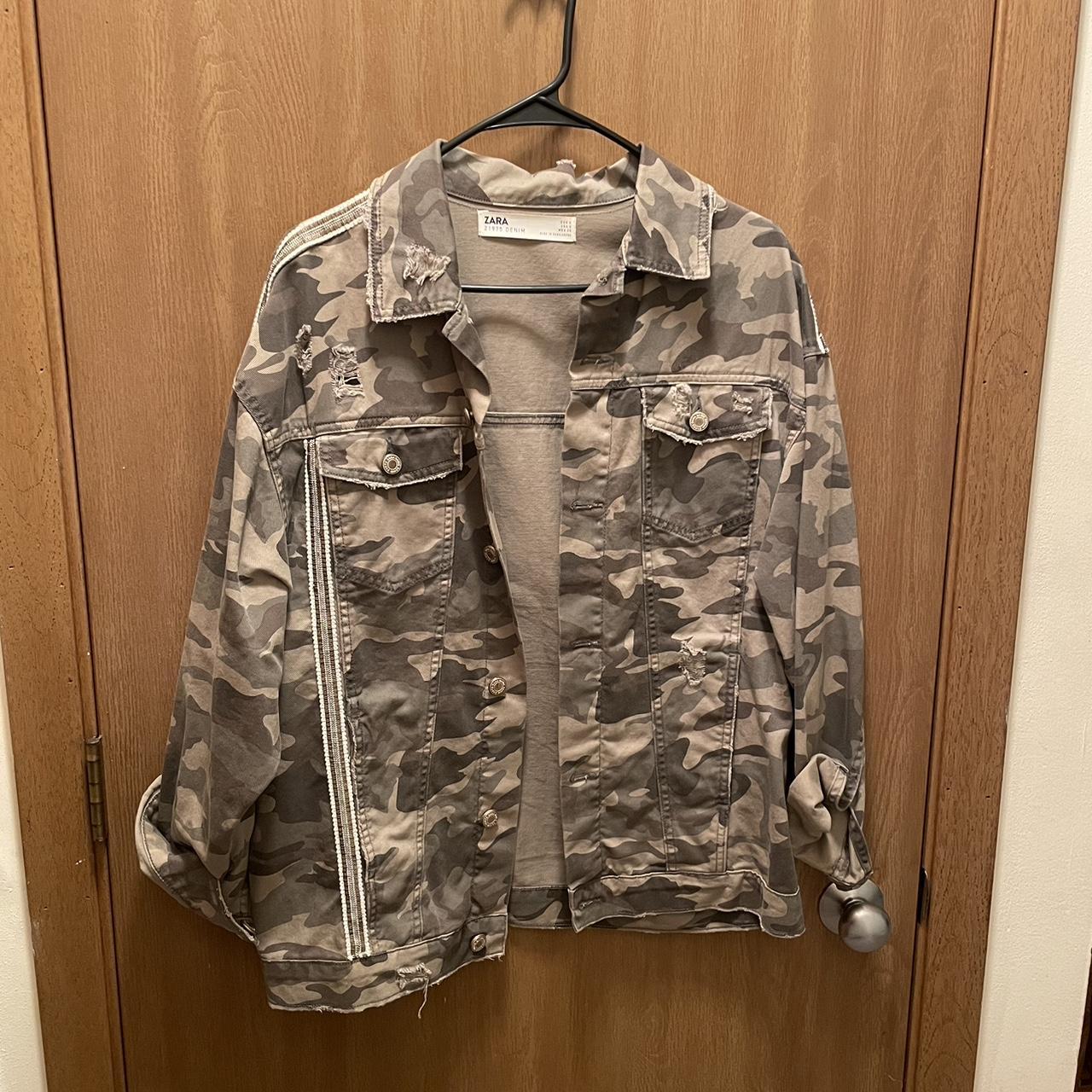Zara camo jacket with gold details! Very very... - Depop