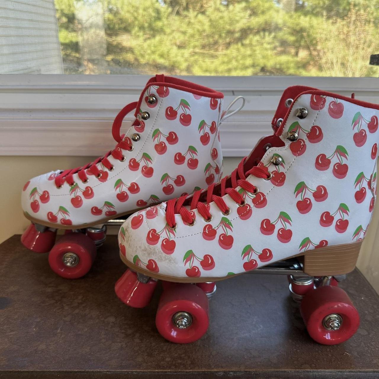 super cute size 9 roller skates from Aerie, I’m only... - Depop