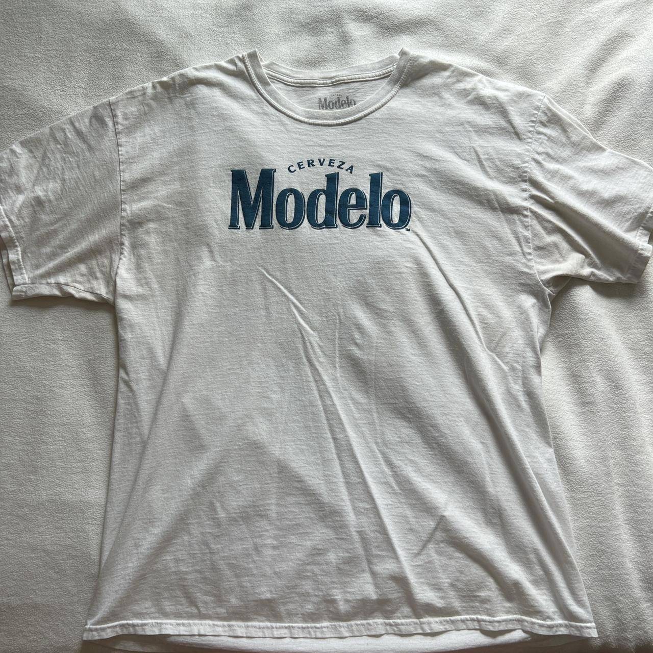 White modelo t shirt size large - Depop